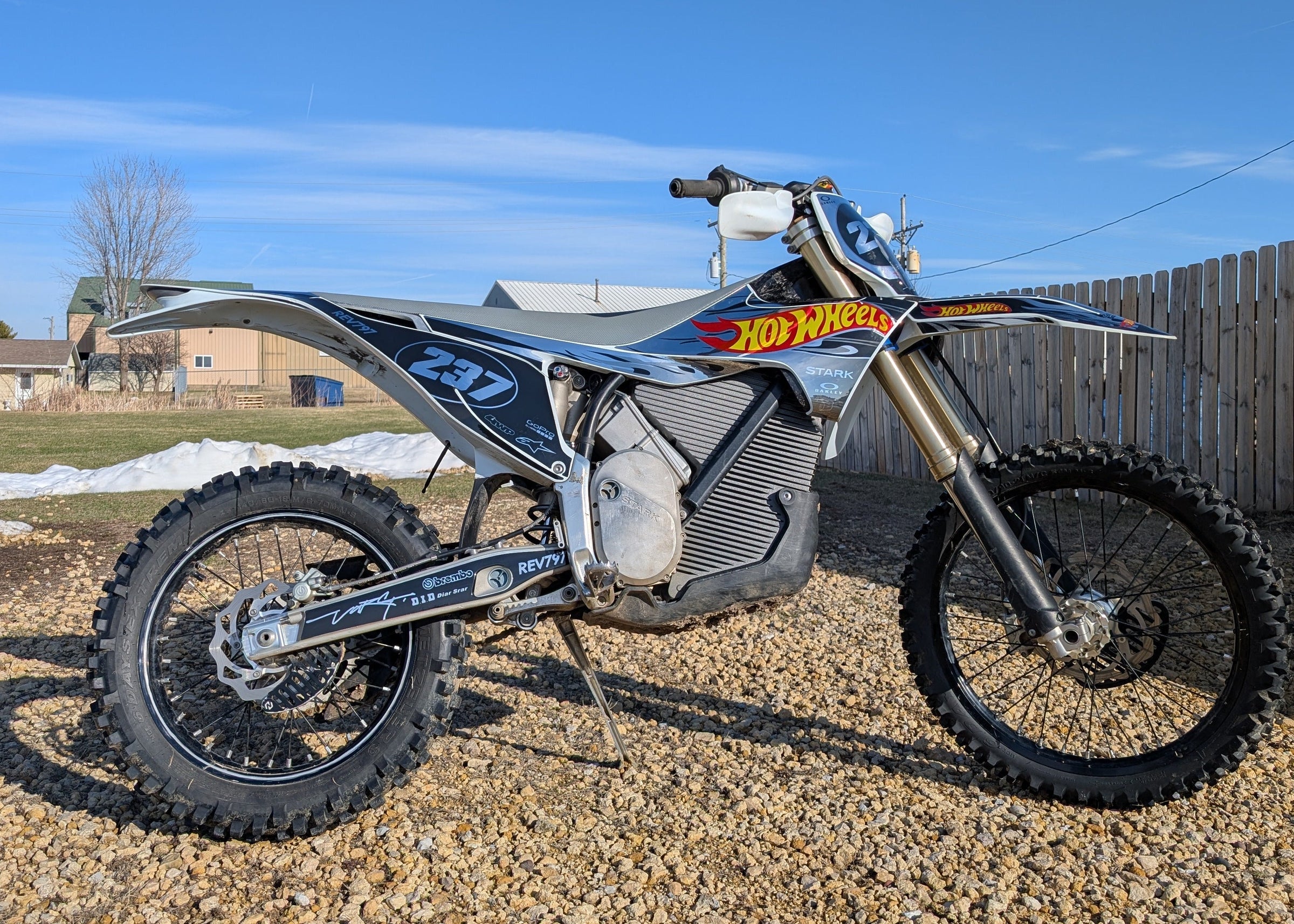 REV797 Custom Emoto Graphics & Best Mod Upgrades for Surron Bee